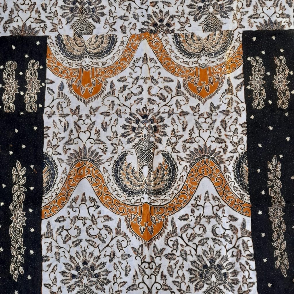 Batik Couple Pasangan Modern Pengertian dan Macam Batik Couple