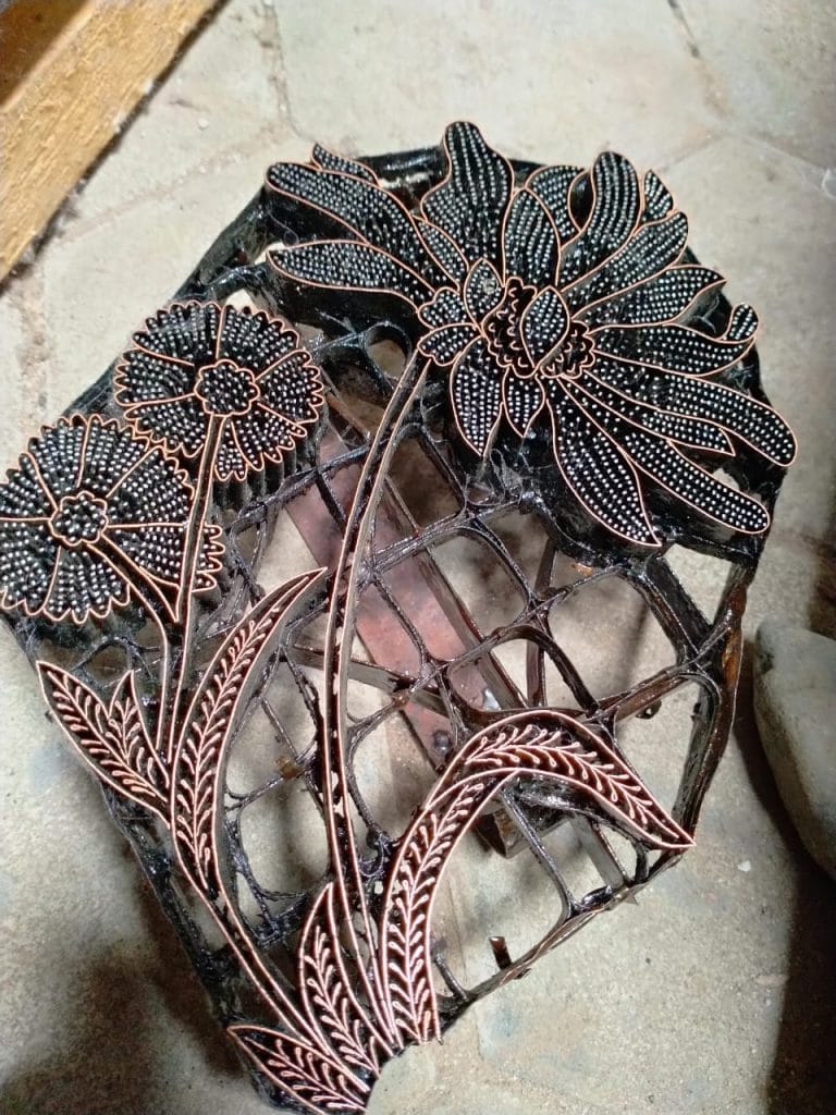 Batik Cap Dengan Berbagai Motif dan Kain Yang Sangat Berkualitas.