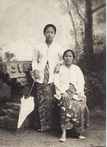 Cerita Pertama Kalinya Kebaya Encim Betawi Beserta Inspirasi Kebaya ...